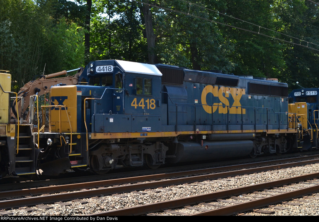 CSX GP38-2S 4418 trails on Q418-03